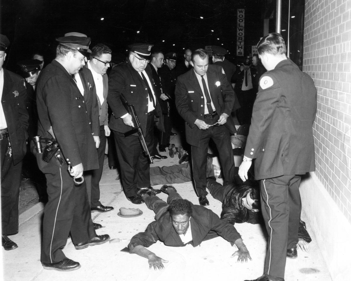 Vintage Police Photographs with the Thompson - Thompson Submachine Gun ...