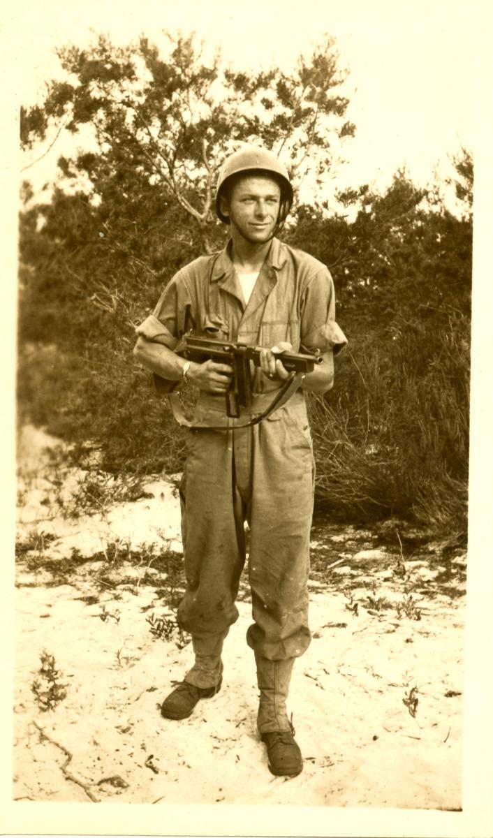 WWII Period Photographs Troops with Thompsons - Thompson Submachine Gun ...