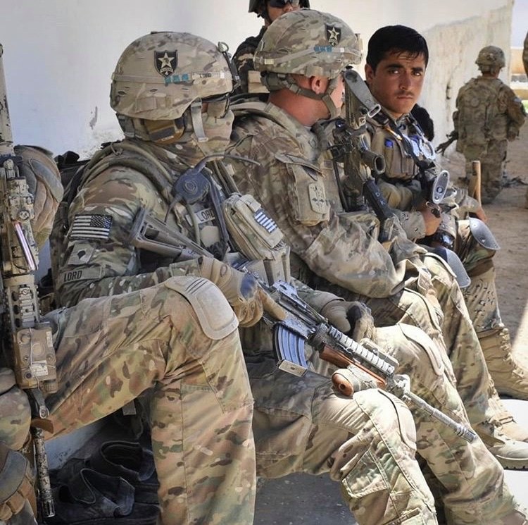 Thompson vertical fore grip on M4 - Thompson Submachine Gun Message ...