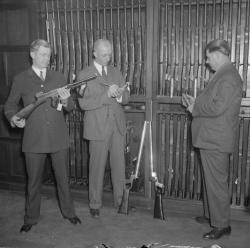Vintage Police Photographs with the Thompson - Thompson Submachine Gun ...