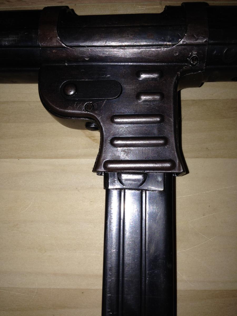 Oversize MP40 mag - The MP38-40 - 43/44 Message Board ...