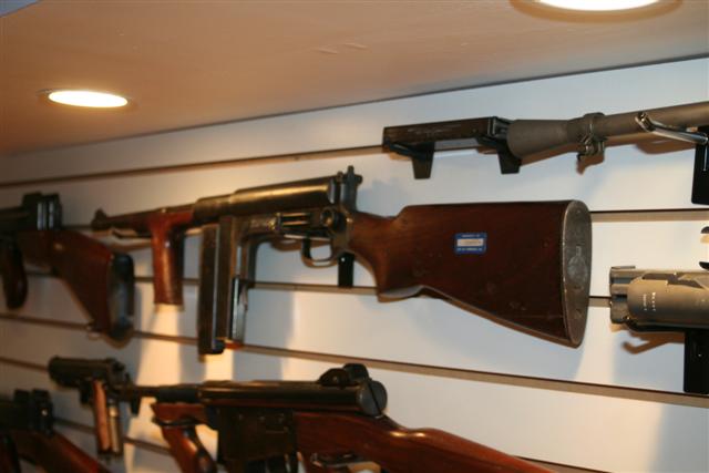 UD42 Pictures - The United Defense Model 42 (UD-M42) Submachine Gun ...