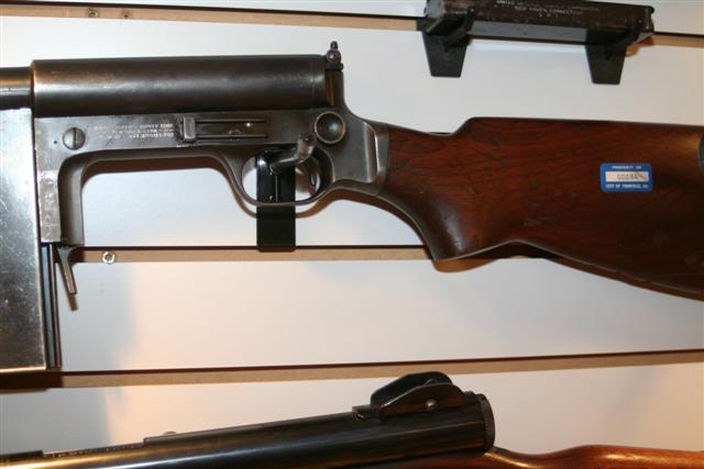 UD42 Pictures - The United Defense Model 42 (UD-M42) Submachine Gun ...