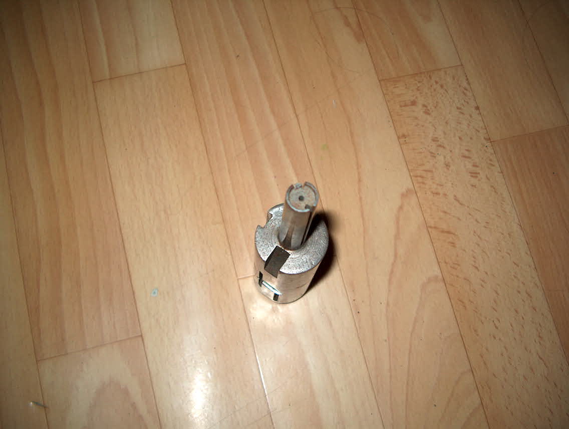 UD42 Bolt - The United Defense Model 42 (UD-M42) Submachine Gun Forum ...