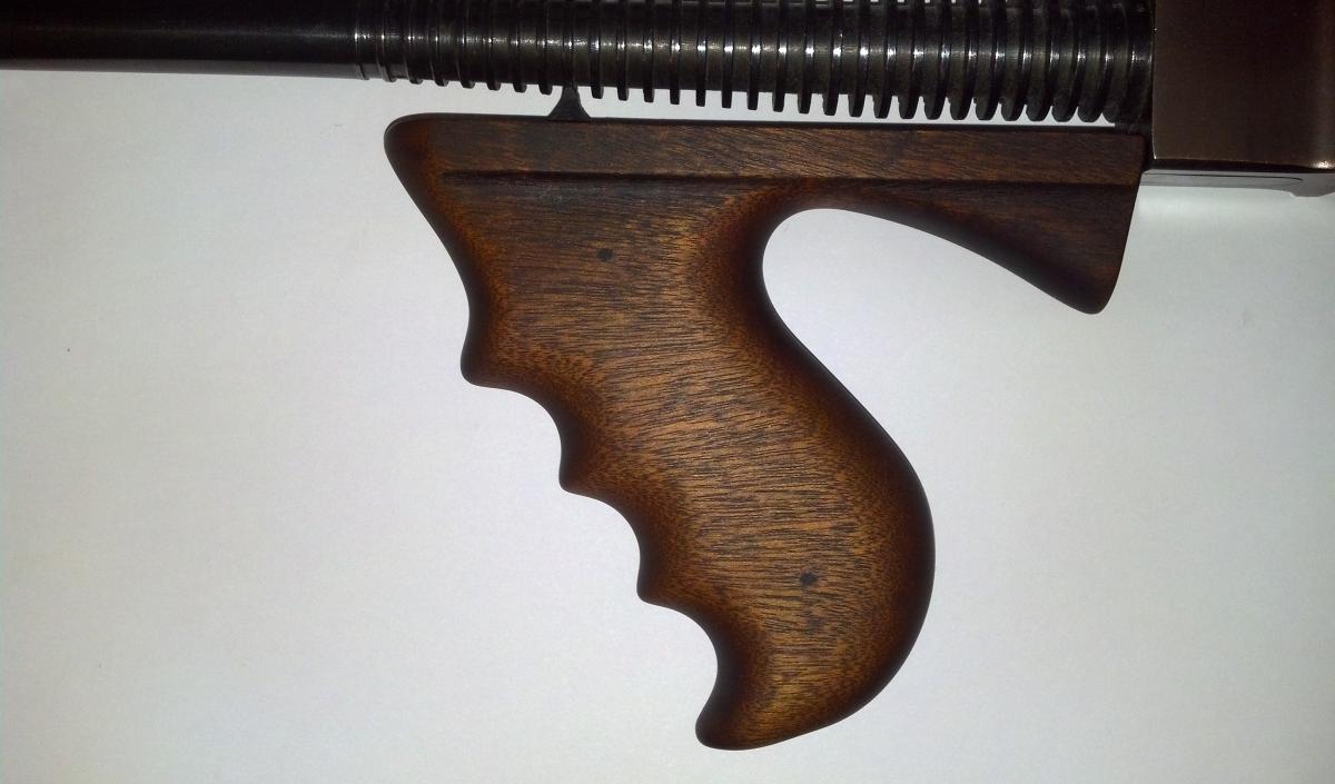 Front vertical grip repros - Thompson Submachine Gun Message Board ...