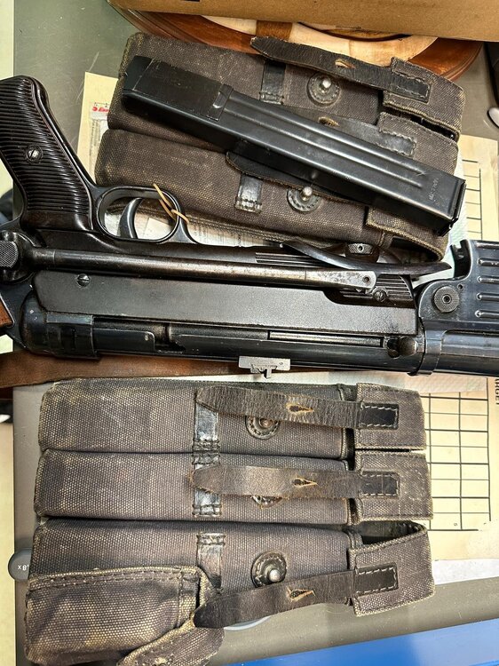 MP40 without WaA-markings, only serial number on heel of receiver - The ...