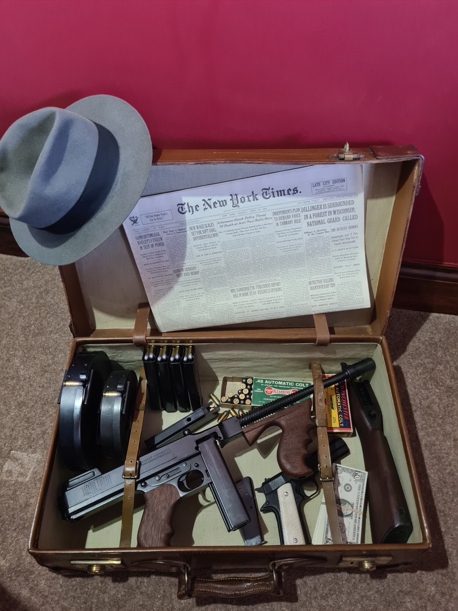 Thompson replica in Viola case at auction - Thompson Submachine Gun ...