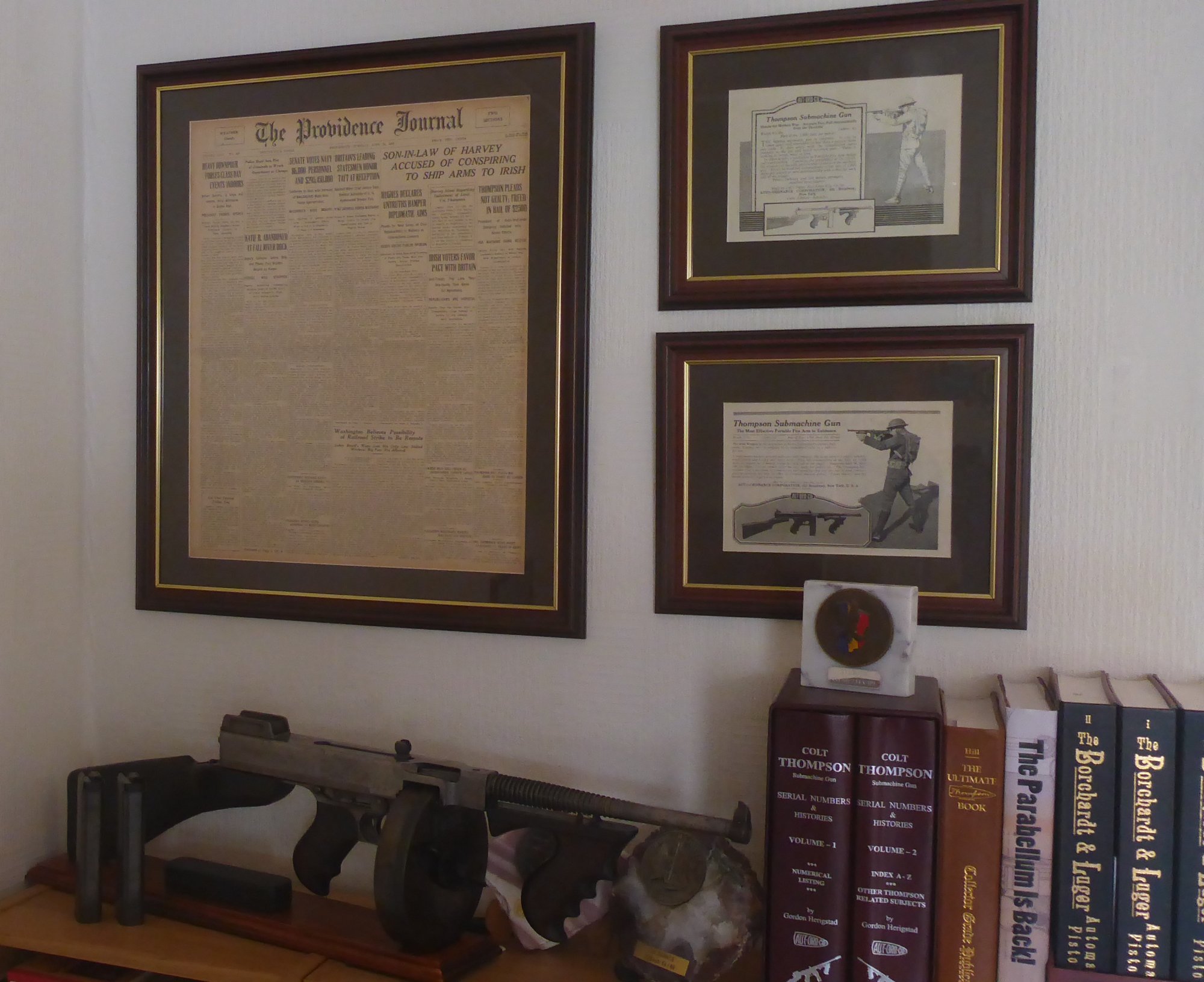 Thompson 1928 Display Stand - Thompson Submachine Gun Message Board ...