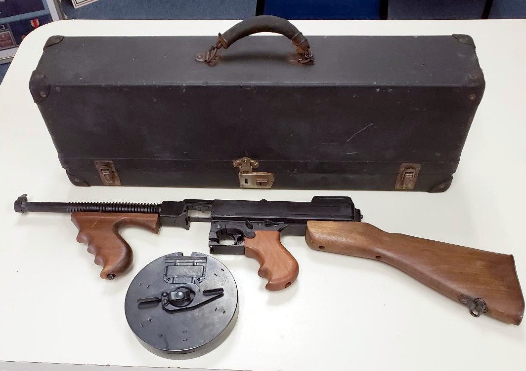 FBI Original Thompson Hard Case with Replica 21A TSMG - Thompson ...