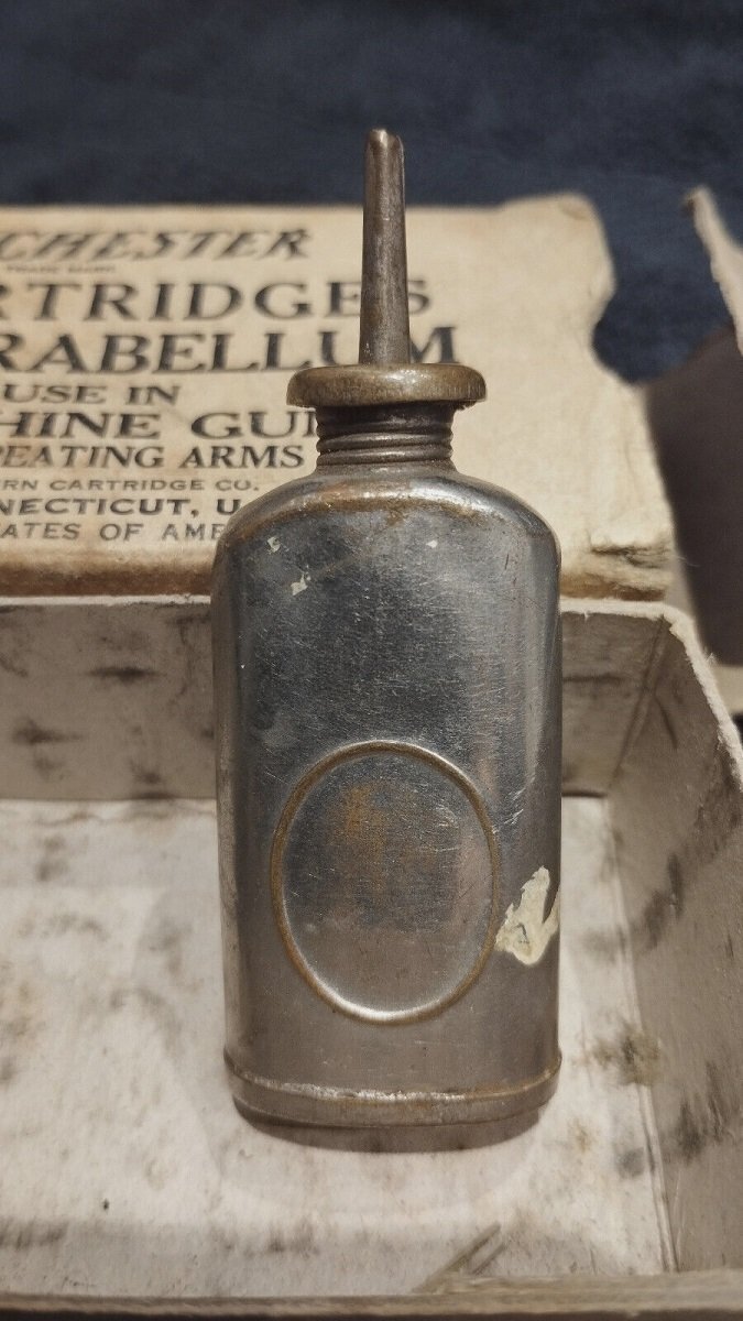 UD42 oiler bottle - The United Defense Model 42 (UD-M42) Submachine Gun ...