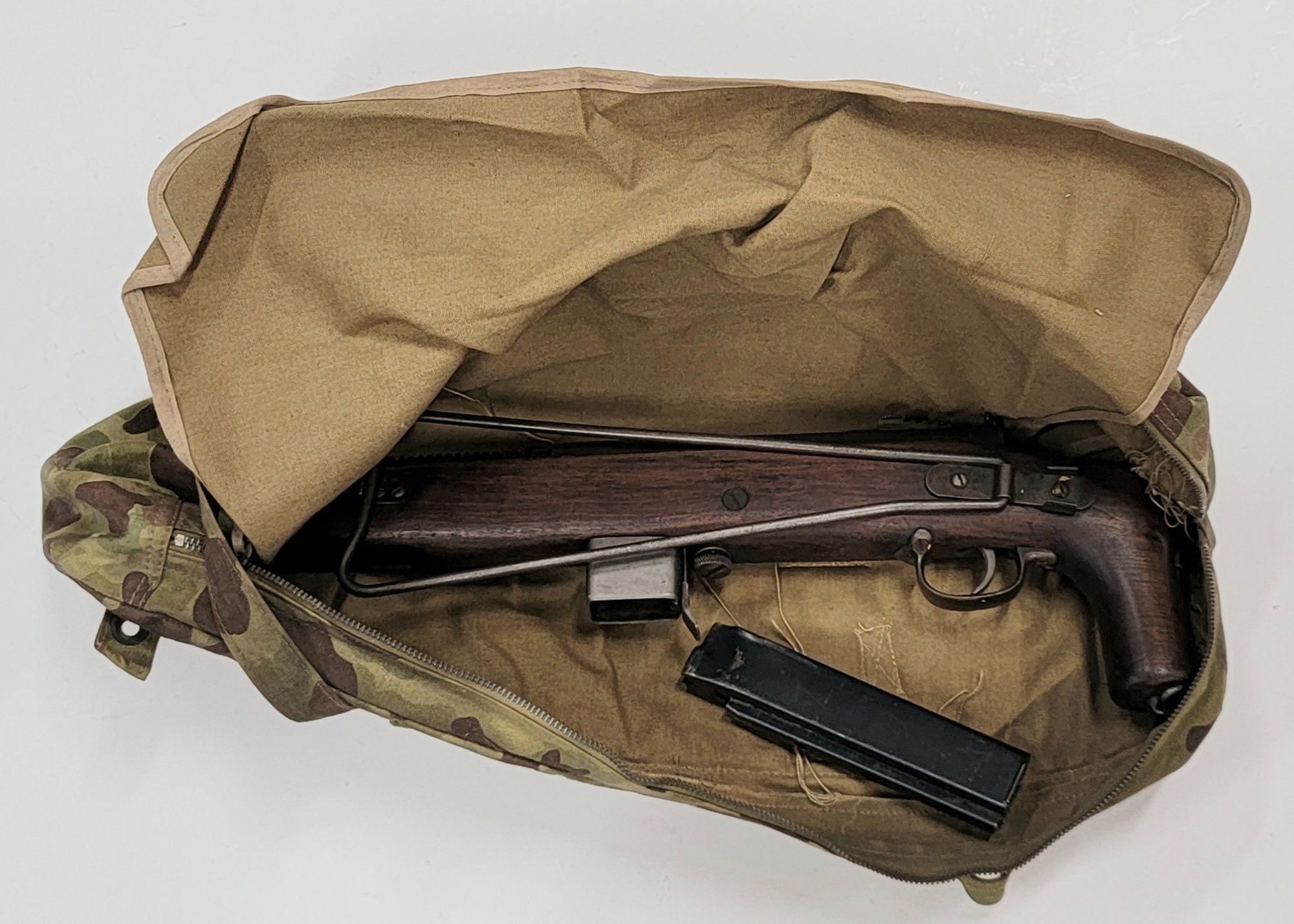 M55 Reising SMG USMC Frogskin camouflage jump case - Reising Message ...