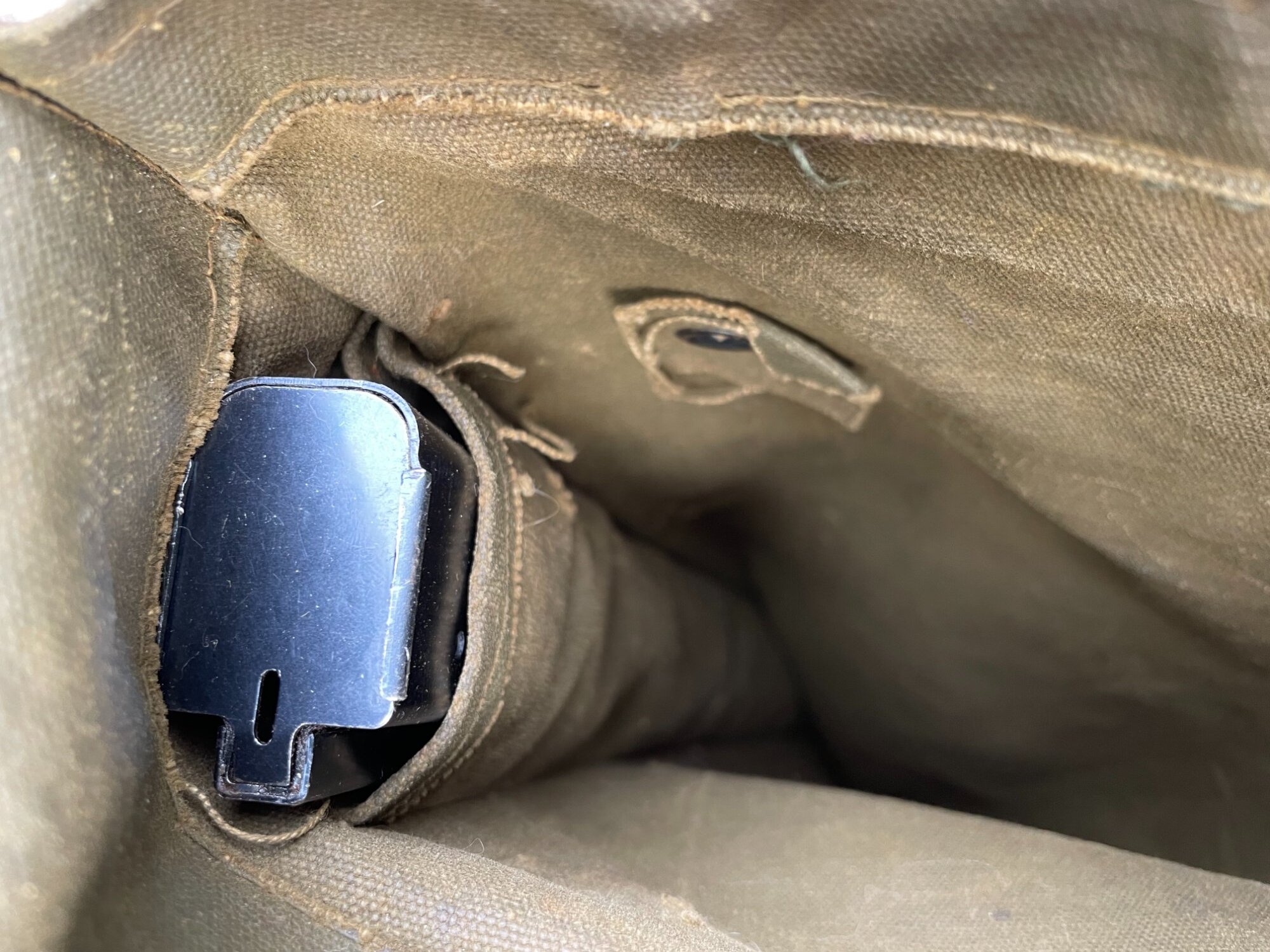 Mystery (to me) Reising Model 55 Bag - Reising Message Board ...