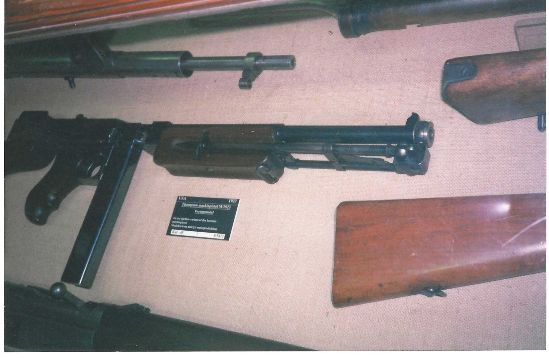 Heavy Barrel Thompsons with bipod M1922/M1923 - Thompson Submachine Gun ...