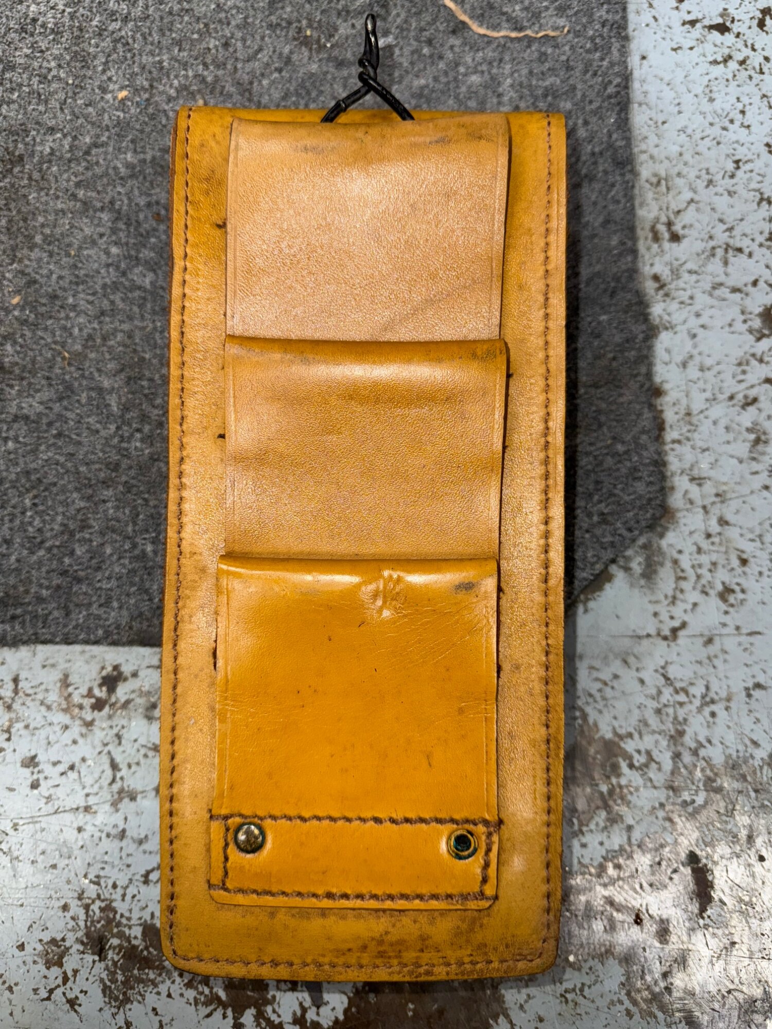 Can anyone ID this magazine pouch - Swedish and Finnish Submachine Guns ...