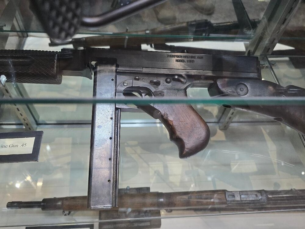 Checkered 1928 fore grip - Thompson Submachine Gun Message Board ...